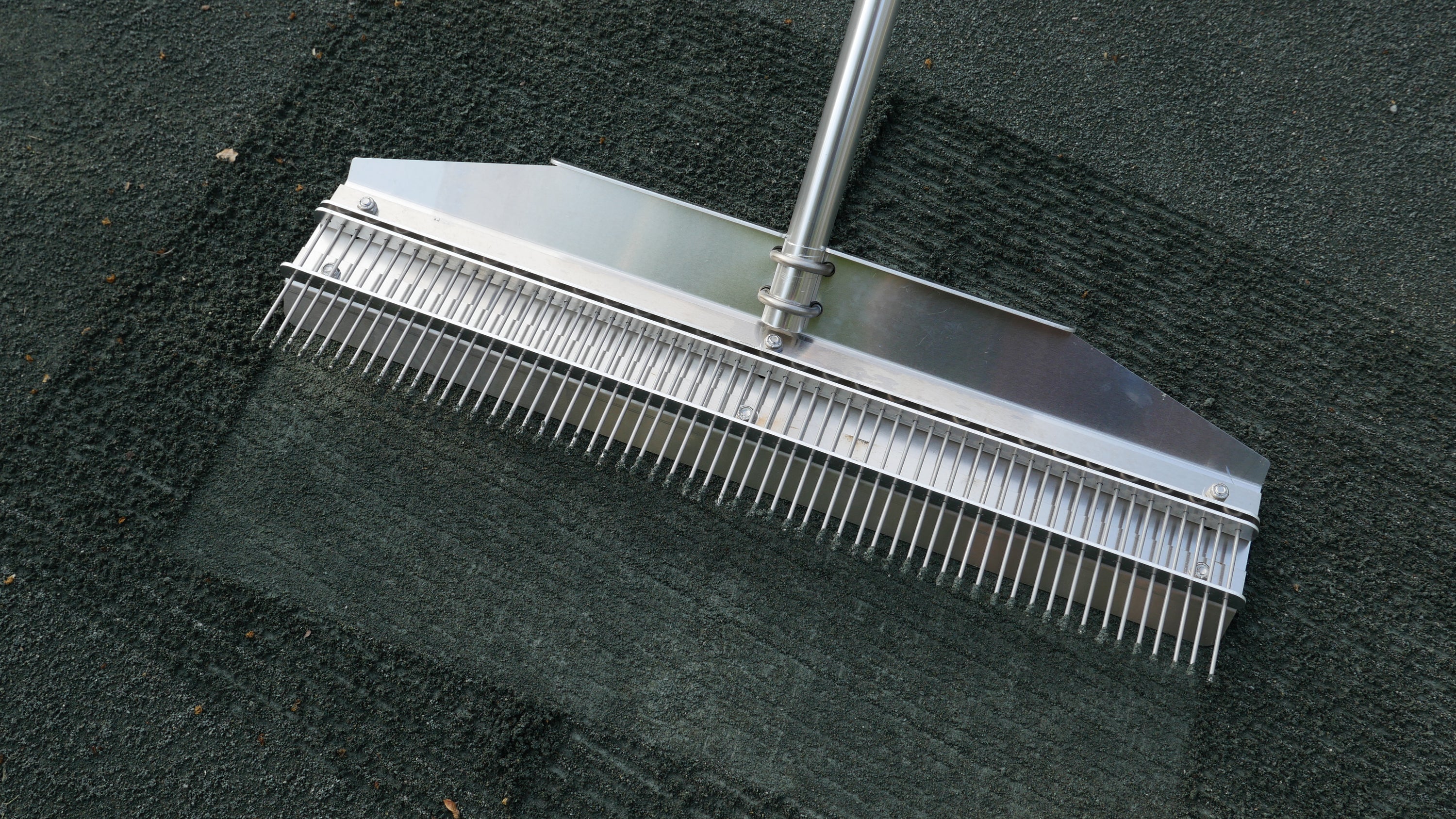 Rakes, Lutes, Scarifiers, & All Your Court Equipment Needs | Har-Tru