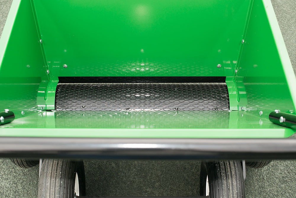 Tru-Flow Spreader | 24" Hand Model | Har-Tru